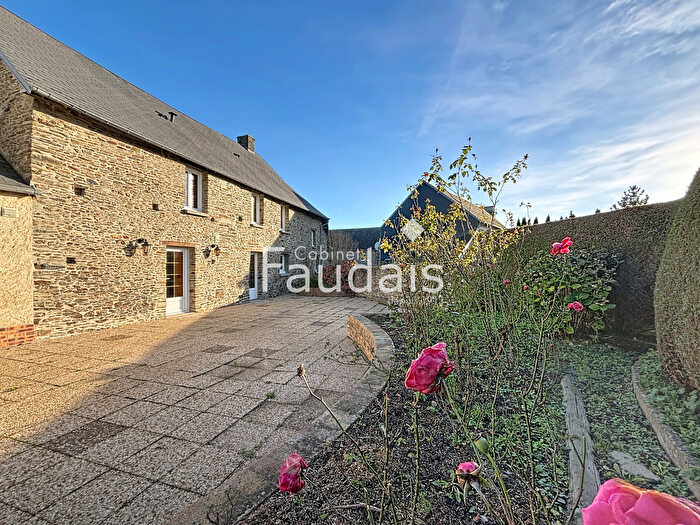 Maison à vendre - Saint-Georges-Montcocq - 5 pièces - 4 chambres