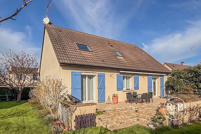 Maison à vendre - Les Clayes-sous-Bois, Centre-ville - 6 pièces - 4 chambres