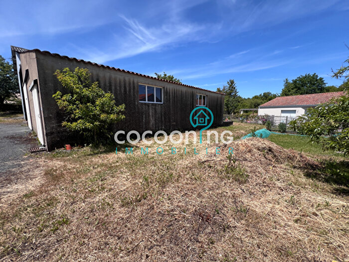 Maisons à vendre et appartements à louer - 1