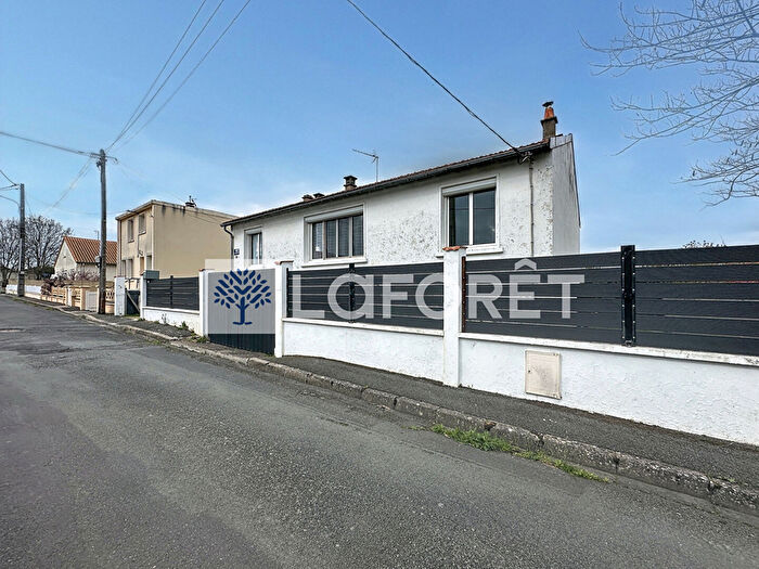 Maison à vendre - Thouars - 4 pièces - 3 chambres