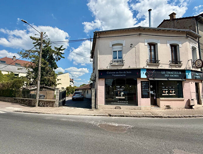 Maison à vendre - Suippes - 9 pièces - 3 chambres