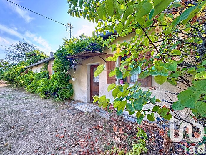 Maison à vendre - Brie-sous-Chalais - 5 pièces - 2 chambres