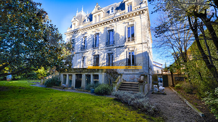 Maison à vendre - Montélimar, Centre-ville - 13 pièces - 6 chambres