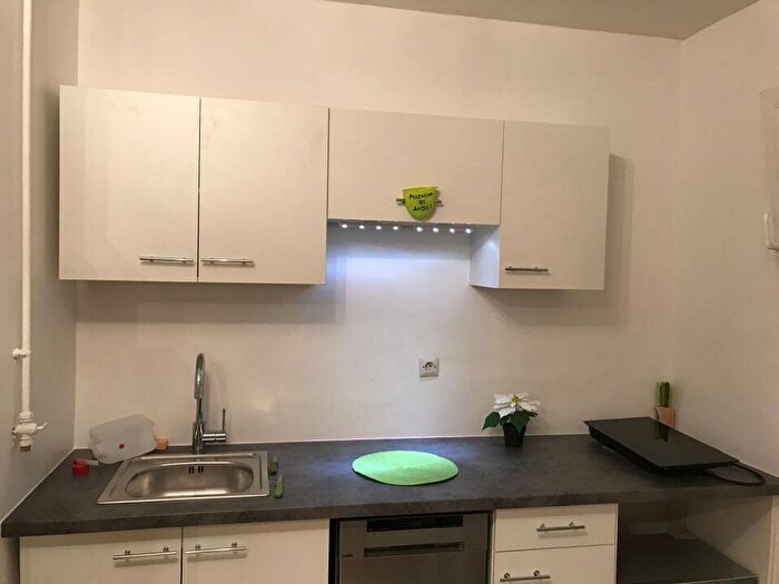 Centre Ville-Gambetta, Clichy : Appartement 2 pièces à louer