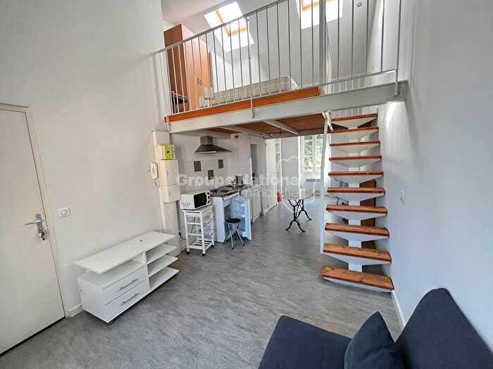 Appartement à louer - Mouleyrès, Arles - 1 pièce - 1 chambre