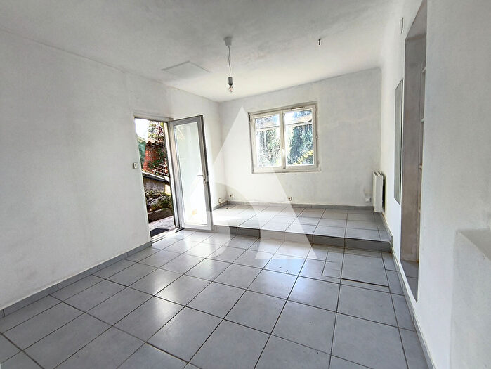 Appartement à louer - Aix-en-Provence, Val Saint-André - 1 pièce