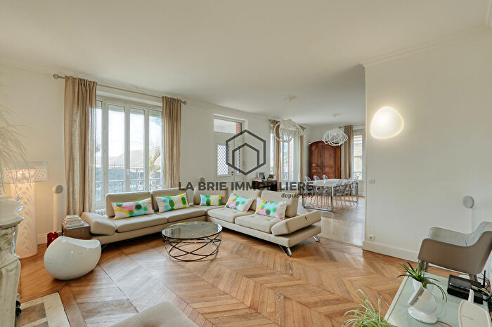 Maison à vendre - Villecresnes - 9 pièces - 7 chambres