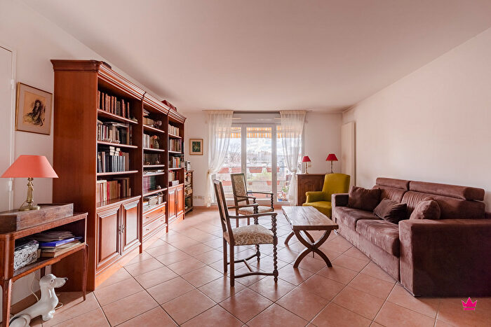 Appartement à vendre - Saint-Priest, Village - 4 pièces - 2 chambres