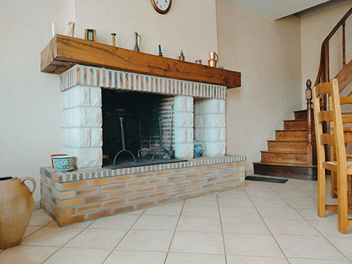 Maison 10 pièces à vendre - Saint-Hilaire-du-Bois, Vihiers