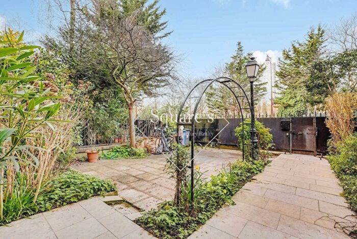 Appartement à louer - Neuilly-sur-Seine - 4 pièces - 2 chambres