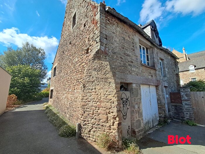 Pleudihen-sur-Rance - Maison 2 pièces à vendre
