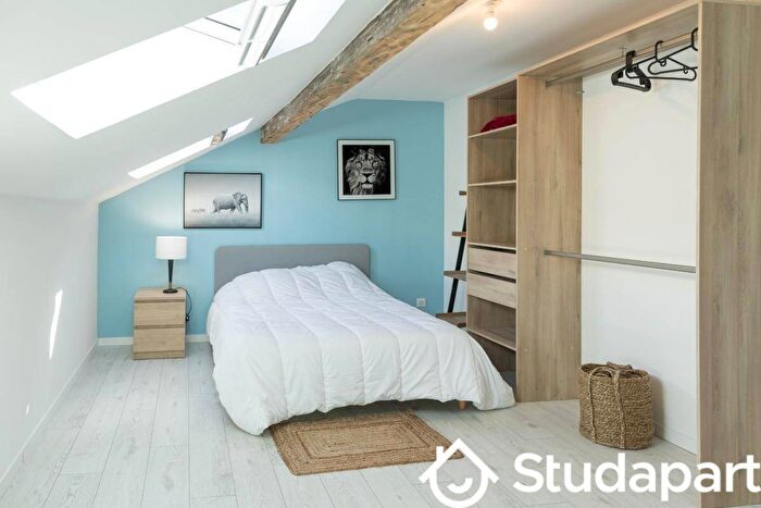 Appartement à louer - Vieil Angoulême-Centre Ville - 1 pièce - 1 chambre