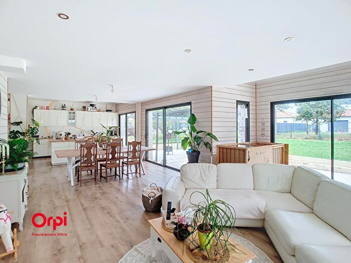 Maison à vendre - Corcoué-sur-Logne - 5 pièces - 4 chambres