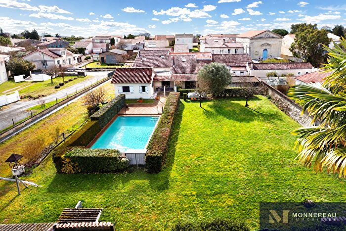 Maison à vendre - Breuillet - 8 pièces - 6 chambres