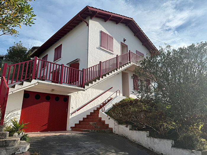 Maison à vendre - Hendaye, Ville - 8 pièces - 6 chambres
