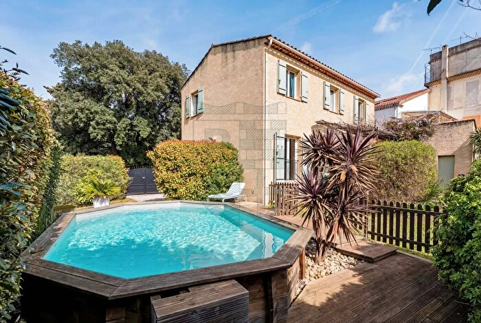 Maison à vendre - Marseille e , Montolivet - 6 pièces - 5 chambres