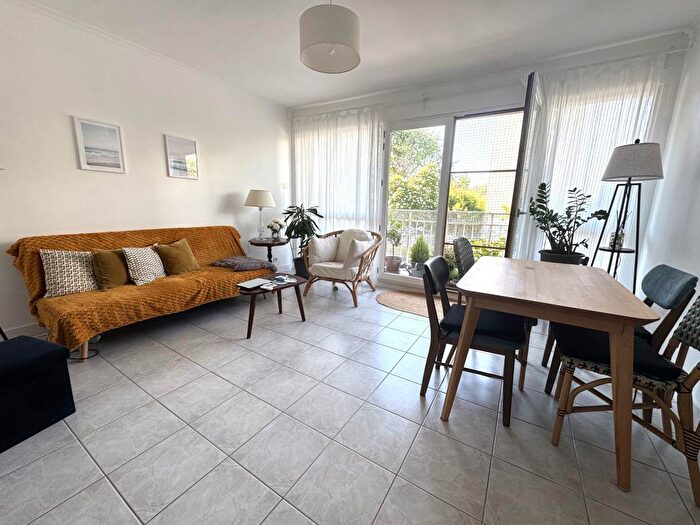 Appartement 4 pièces à vendre à Vélizy-Villacoublay, Le Mail