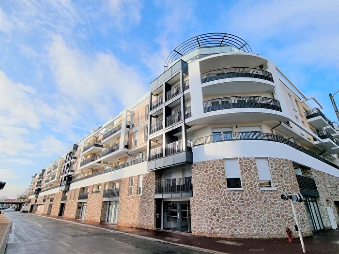 Appartement 5 pièces à Chelles, Centre-ville, Gare, Abbesses, à vendre