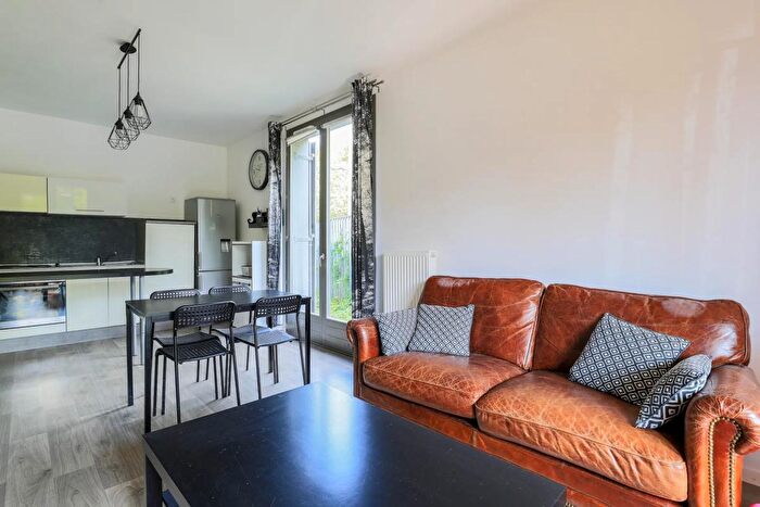 Appartement à vendre - Lille, Lille-Sud - 3 pièces - 2 chambres