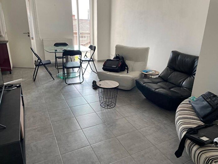 Appartement à louer - Est, Trévoux - 1 pièce - 1 chambre