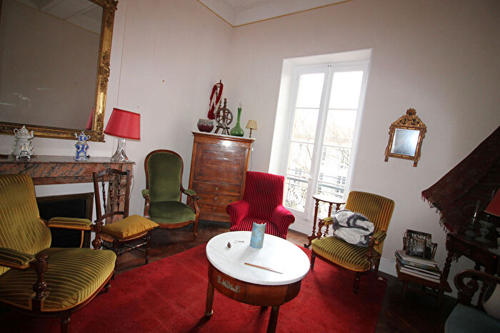 Appartement à vendre - Nîmes, Ecusson, Arènes - 8 pièces - 4 chambres