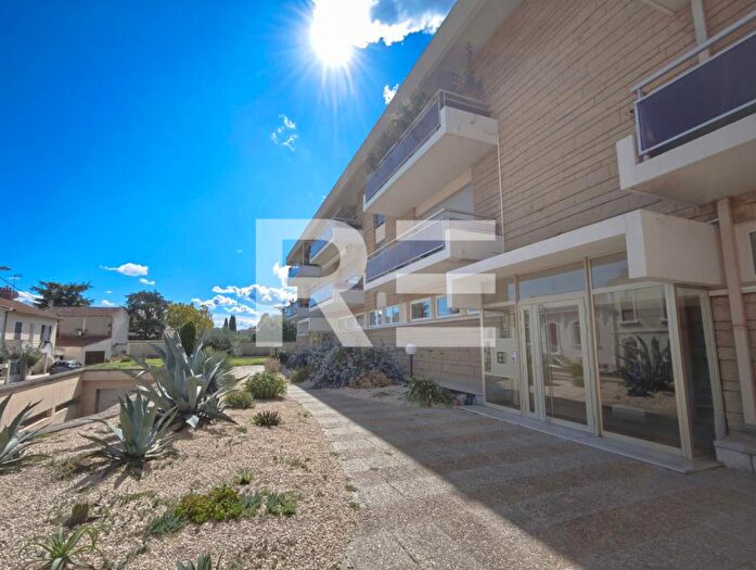 Appartement à vendre - Arles, Centre-ville - 4 pièces - 3 chambres