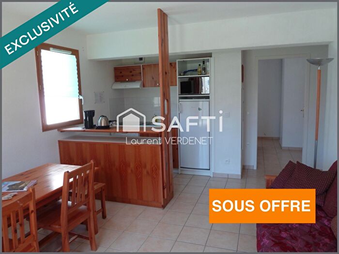 Appartement à vendre - Montbrun-les-Bains - 3 pièces - 2 chambres