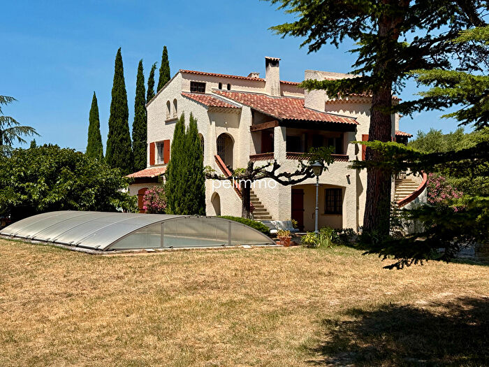 Maison 8 pièces à vendre à Eyguières