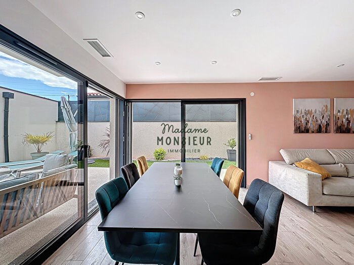 Maison à vendre - La Verpillière - 8 pièces - 6 chambres