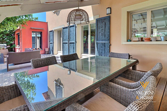 Maison à vendre - Charly - 8 pièces - 4 chambres