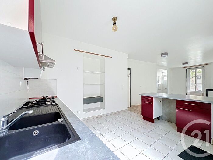 Angoulême, Champ de Mars : Maison 4 pièces à louer