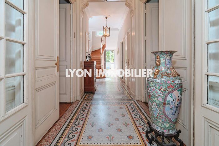 Maison 12 pièces à Lyon 8ème, Monplaisir, à vendre