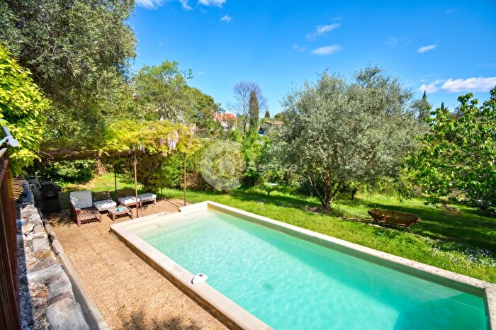 Maison 10 pièces à Grasse, à vendre