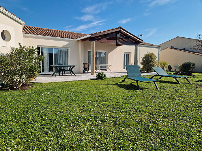 Maison à vendre - Salles-sur-Mer - 5 pièces - 4 chambres