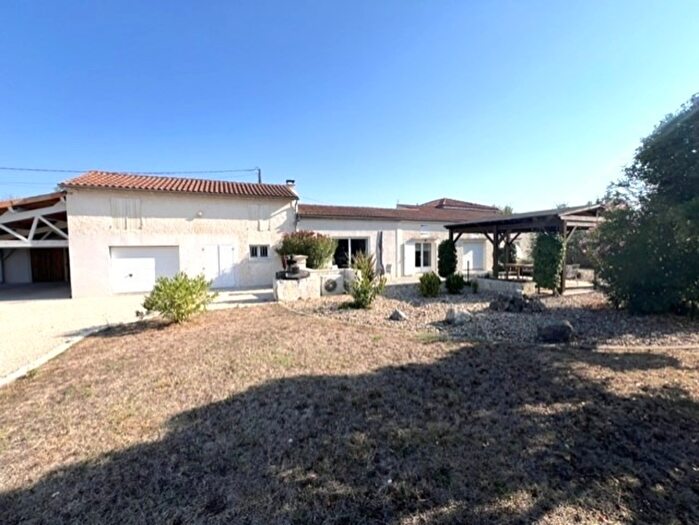 Saint-Georges-des-Coteaux : Maison 6 pièces à vendre