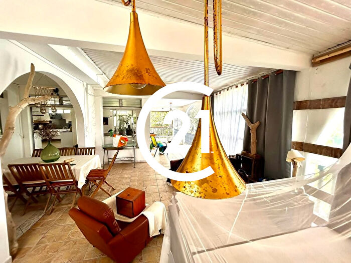 Maison à louer - Le Robert - 4 pièces - 3 chambres