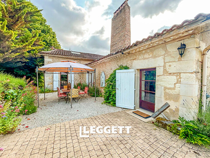 Maison à vendre - Saint-Léon-sur-lIsle - 9 pièces - 5 chambres