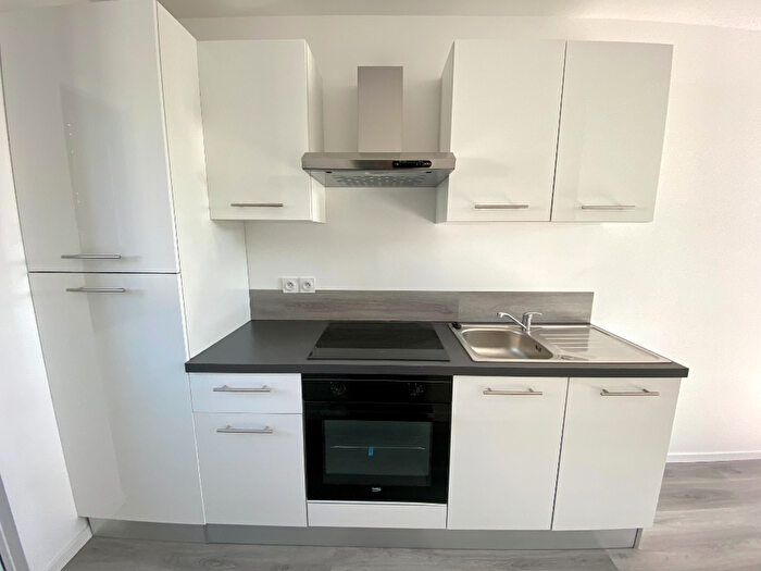 Appartement à louer - Dieppe, Centre-ville, Saint-Pierre, Chanzy - 1 pièce