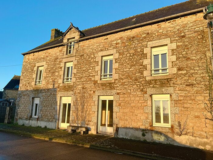 Maison à vendre - Plessala - 6 pièces - 4 chambres