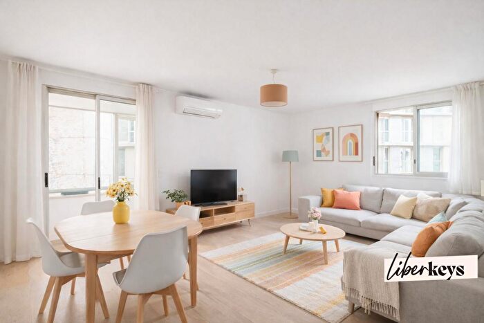 Appartement à vendre - Marseille e , La Joliette - 4 pièces - 3 chambres