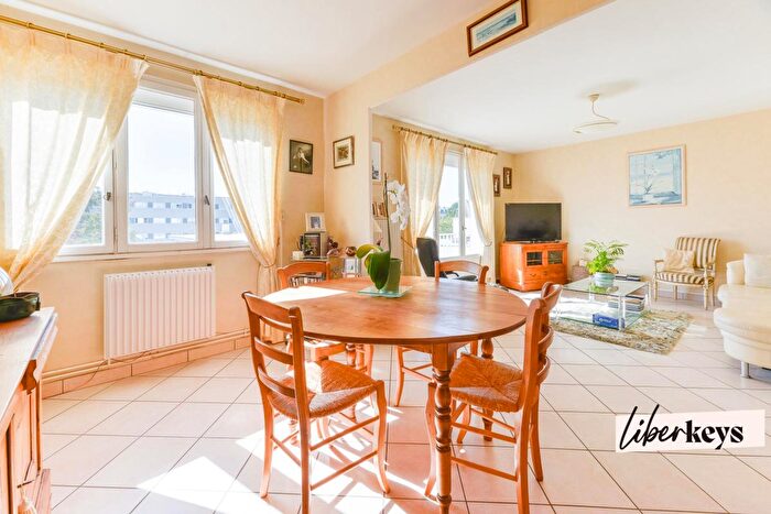 Appartement 4 pièces à vendre à Nantes, Saint-Clément, Jardin des plantes, Caserne Lamoricière