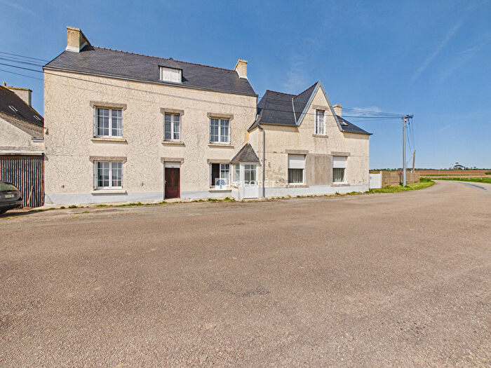 Plozévet : Maison 9 pièces à vendre