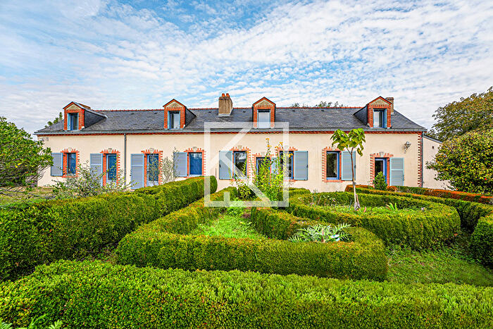 Maison 10 pièces à Beaucouzé, à vendre