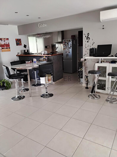 Maison à vendre - Clarensac - 4 pièces - 3 chambres