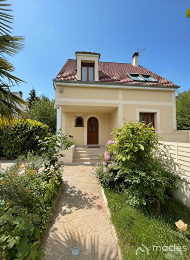 Écouen : Maison 5 pièces à vendre
