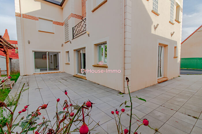 Maison à vendre - Épône - 9 pièces - 5 chambres