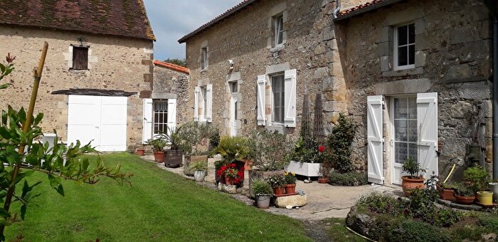 Montmorillon : Maison 11 pièces à vendre