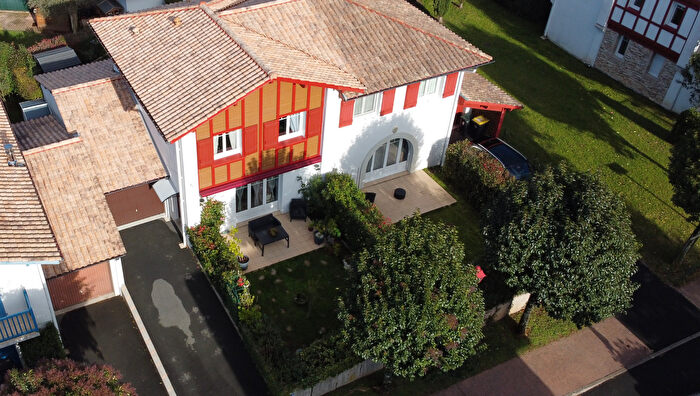 Maison à vendre - Urrugne - 6 pièces - 4 chambres