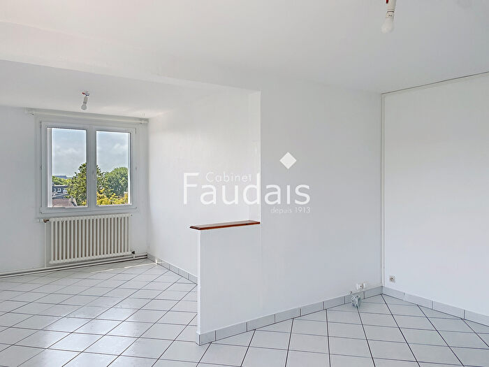 Appartement à louer - Coutances - 4 pièces - 2 chambres