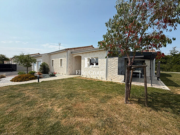 Maison à vendre - Jarnac - 5 pièces - 3 chambres